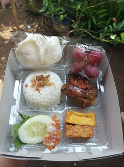 DeeSQi Catering - Kab. Sleman | Mbizmarket.co.id