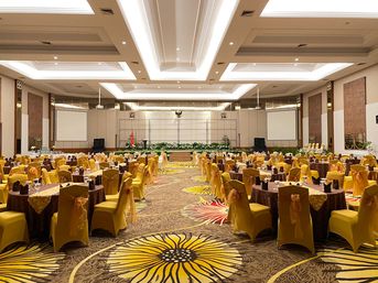 Mutiara Merdeka Hotel - Kota Pekanbaru | Mbizmarket.co.id