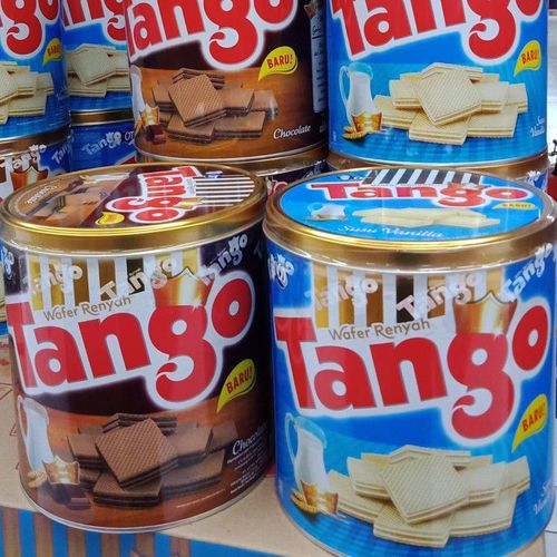 Tango Kaleng 300 gr - Coklat