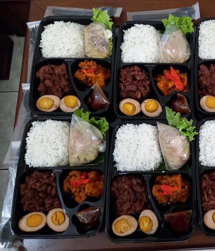 nasi gudeg komplit ayam kampung