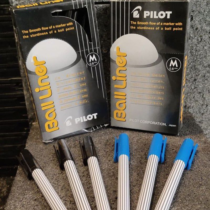 Bolpoin pilot balliner hitam/biru