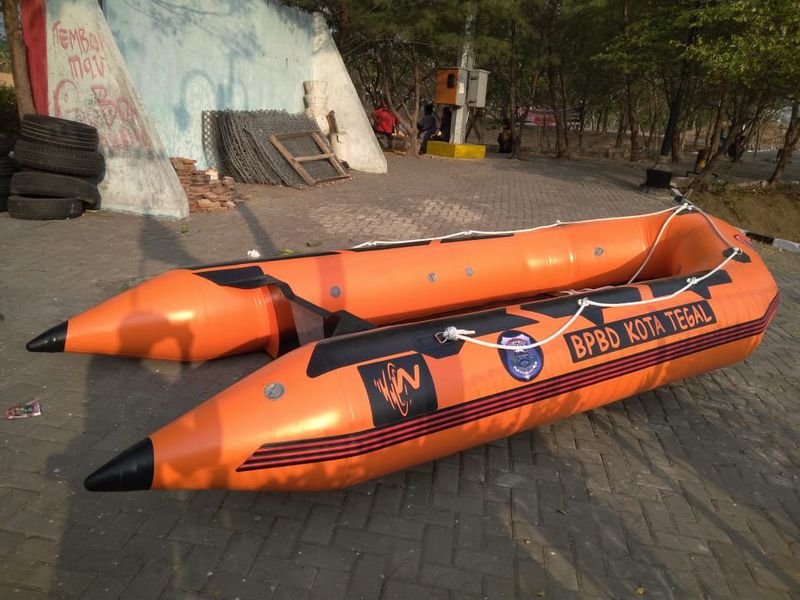 Perahu LCR Boat Bolder 380 Kapasitas max 8 orang