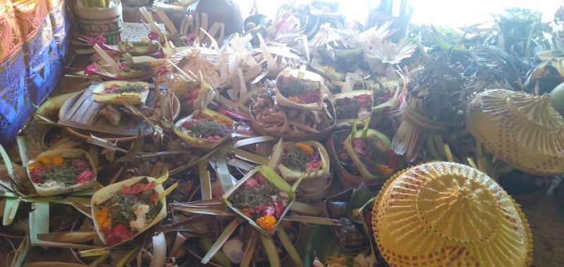 Banten Ayaban Udel Kurenan Guru Pengiring Lengkap (Banten Odalan Pregembal)