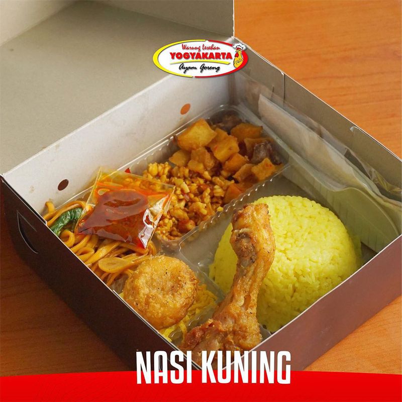 Nasi Kuning (Minimal Pemesanan 25 Kotak, Pemesanan 1 Hari Sebelumnya))