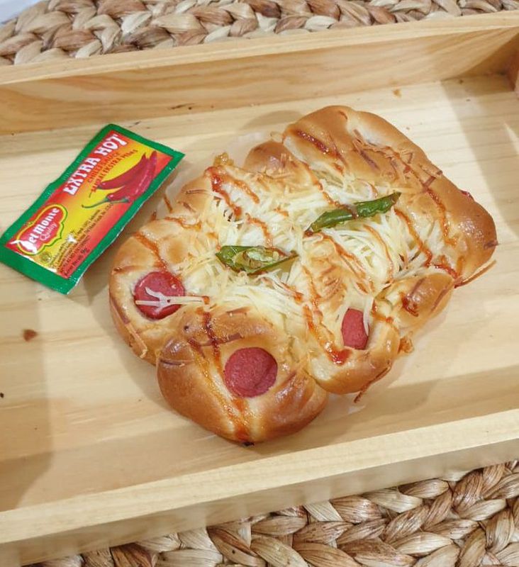 BAKERY SAUSAGE ROLL