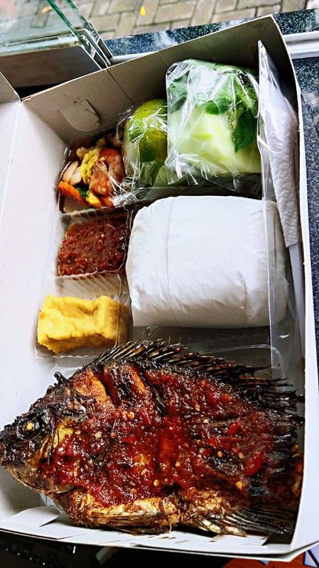 Nasi Box Ikan Nila Bakar