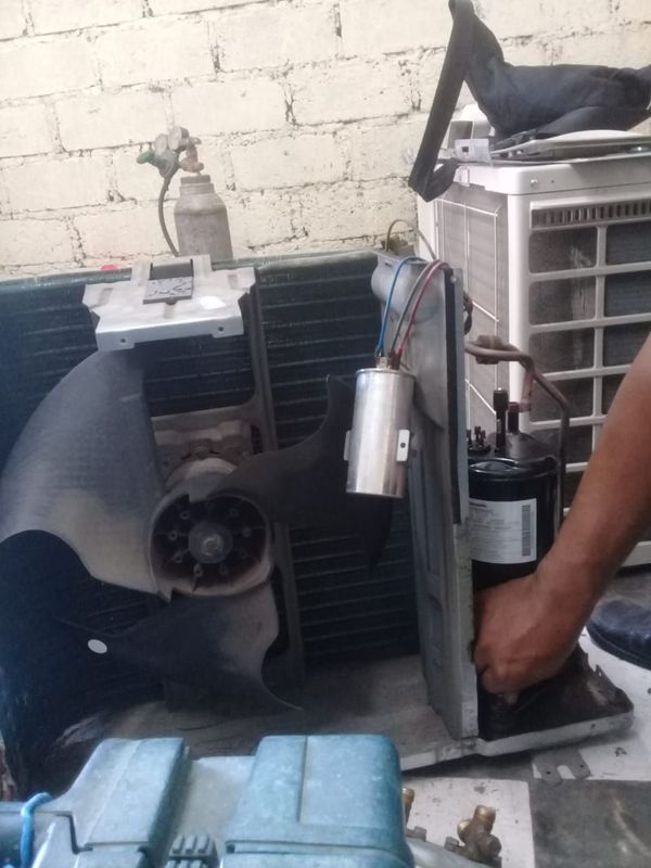 Perbaikan Outdoor Ganti Pipa "U" AC Split 1/2 - 1 PK