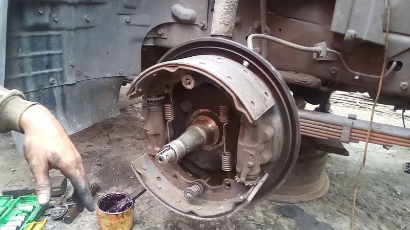 Jasa Service Rem (Depan Belakang) Truk roda 6 dan Bus Ukuran Kecil