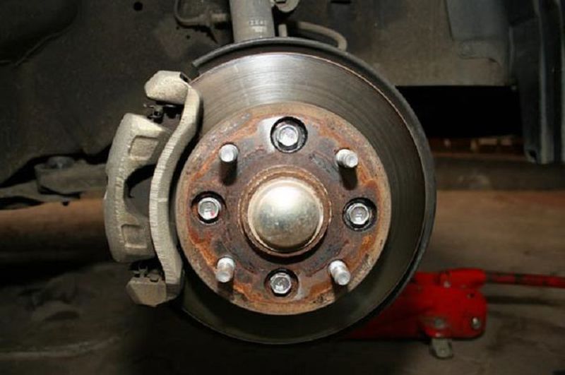 Jasa Service Rem (Depan Belakang) Toyota Avanza