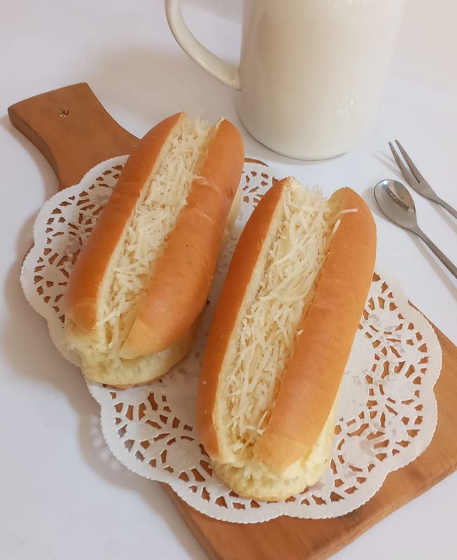 Roti Long Keju Serut