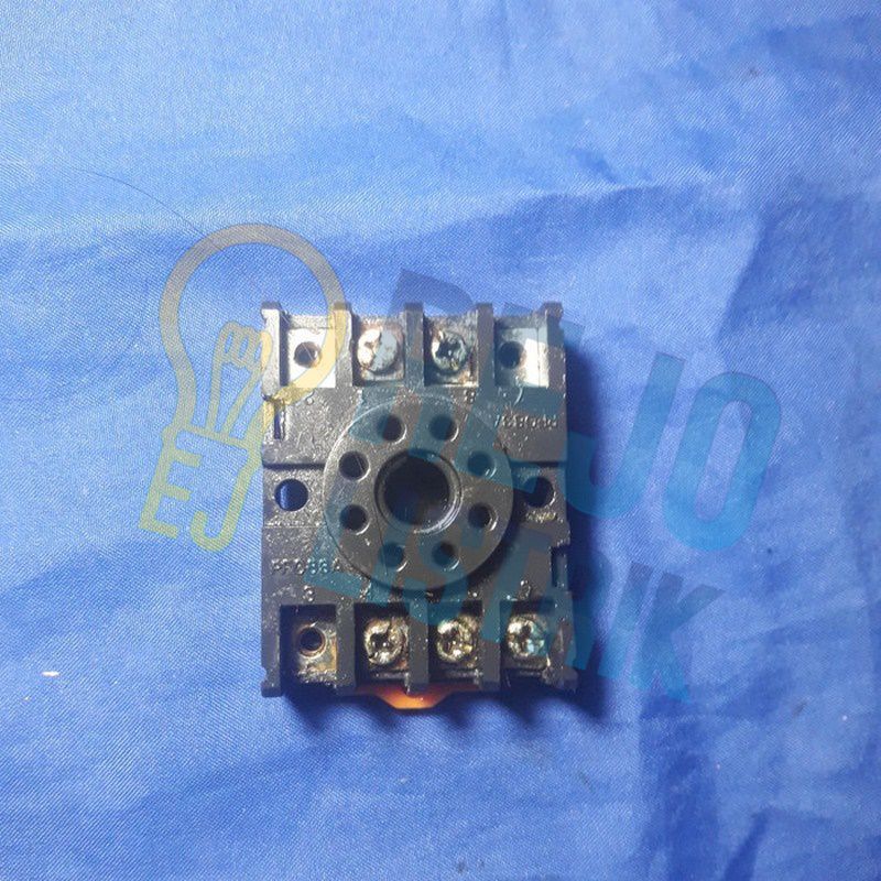 Socket Relay OMRON H3CR A8