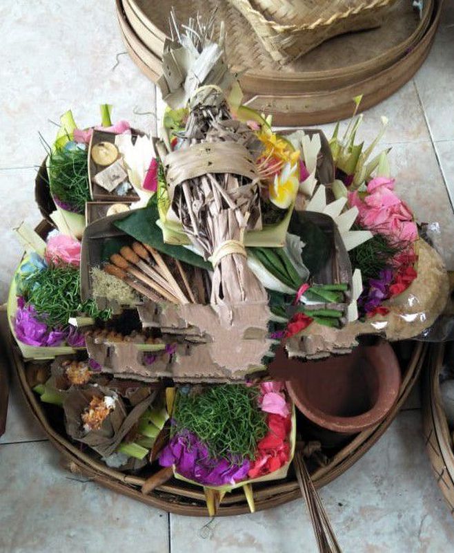 Banten Caru Ayam Brumbun