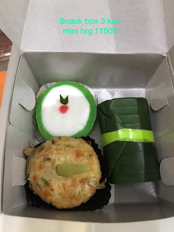 Snack Box Isi 3 Kue Mini