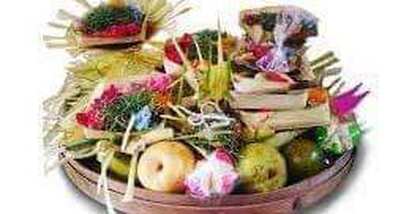 Upakara Piodalan Saraswati