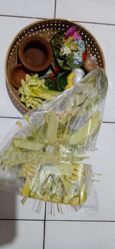 Banten Lis Bale Gading