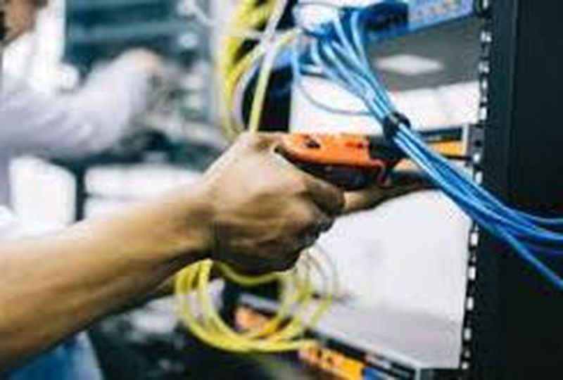 Jasa Pemeliharaan Peralatan Komputer (Instalasi Jaringan Internet dan ...