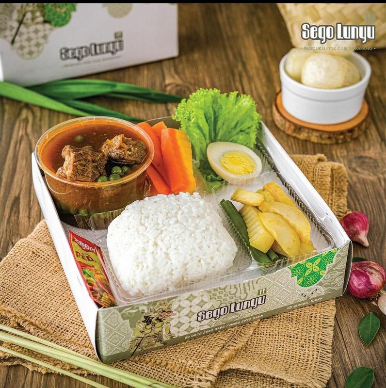 SEGO LUNYU NASI PAKET BISTIK SAPI