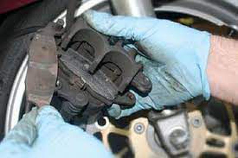 Jasa Ganti Kampas Rem Depan Motor Ori Semua Type