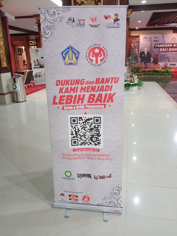 STANDING BANNER