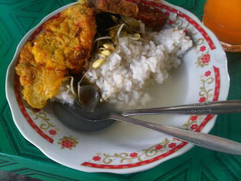 Paket Nasi Sayur Asem, Botok dan Dadar jagung