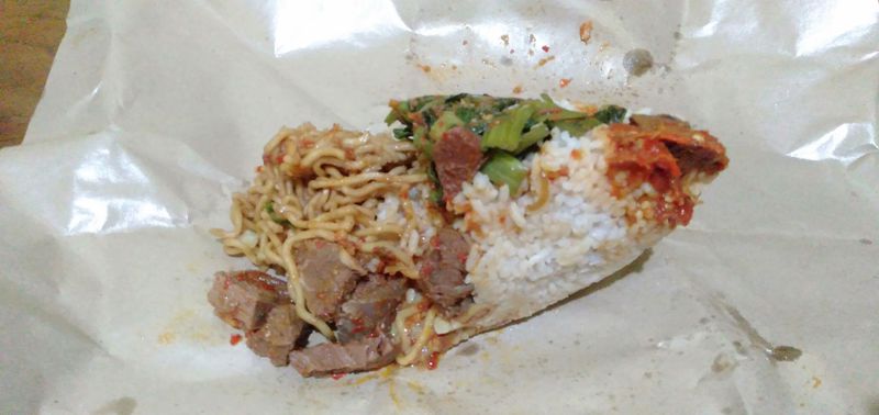 Nasi Bungkus Daging Bumbu Krengseng
