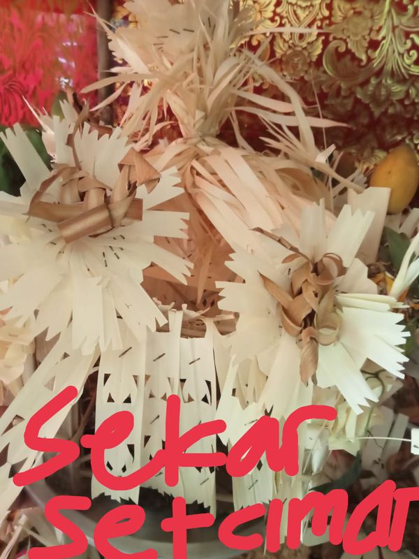 Sesajen / Banten Sekar Setaman