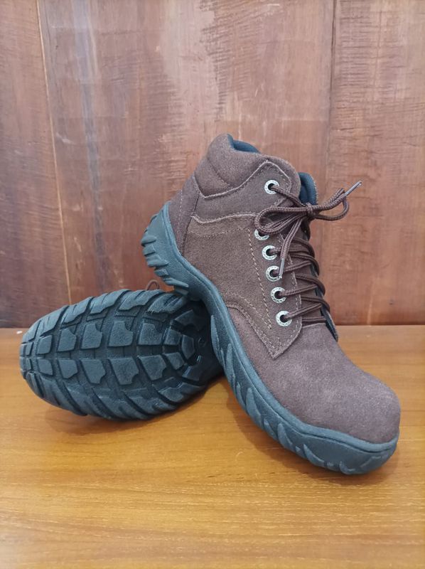 Sepatu Boot