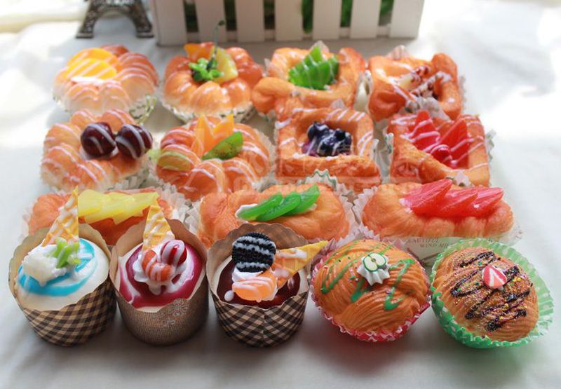 Kue isi 5 + air mineral 600ml