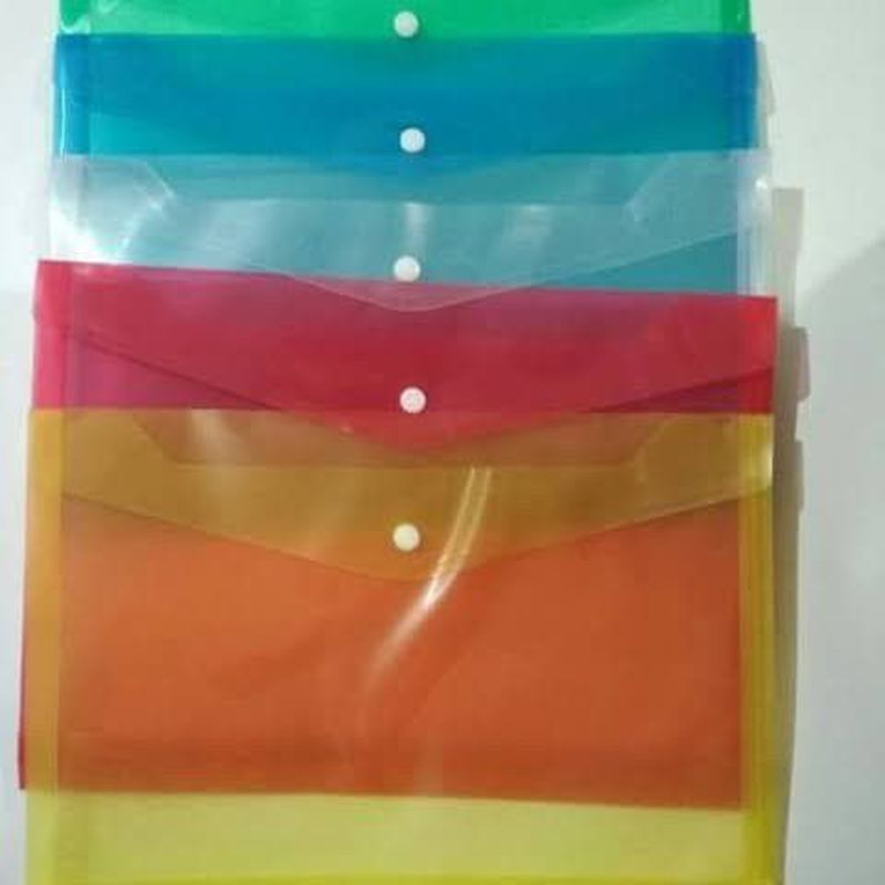 Map Plastik bening kancing Folio