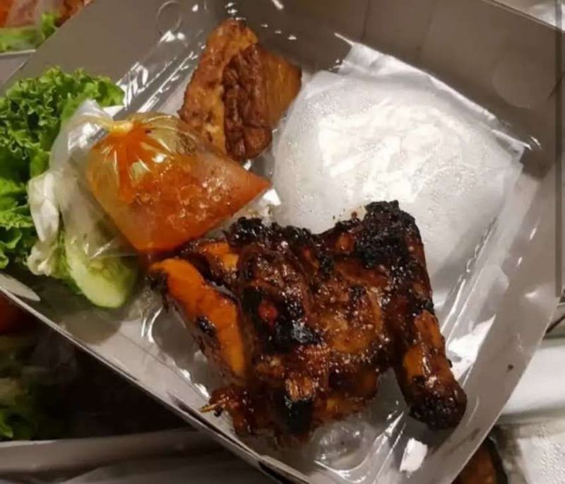 Nasi Ayam Bakar + snack box