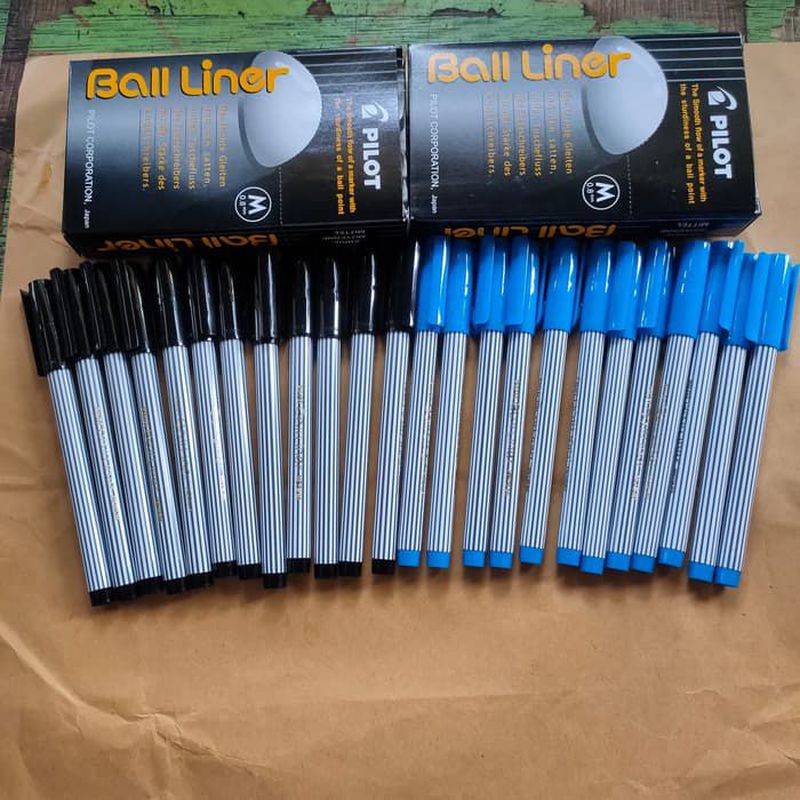 Ballpoint Pilot Balliner Biru Dan Hitam Per Kotak 12 BH - Biru