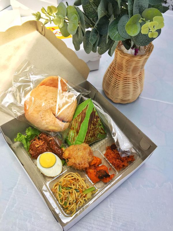 Nasi Kotak Uduk Bistik Daging