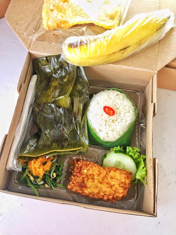 Nasi Kotak Paket Ayam Songkem + Buah - Ayam Kampung
