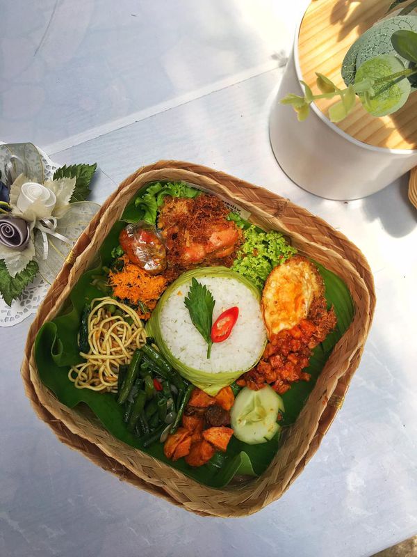 Sego Ndeso Special in besek