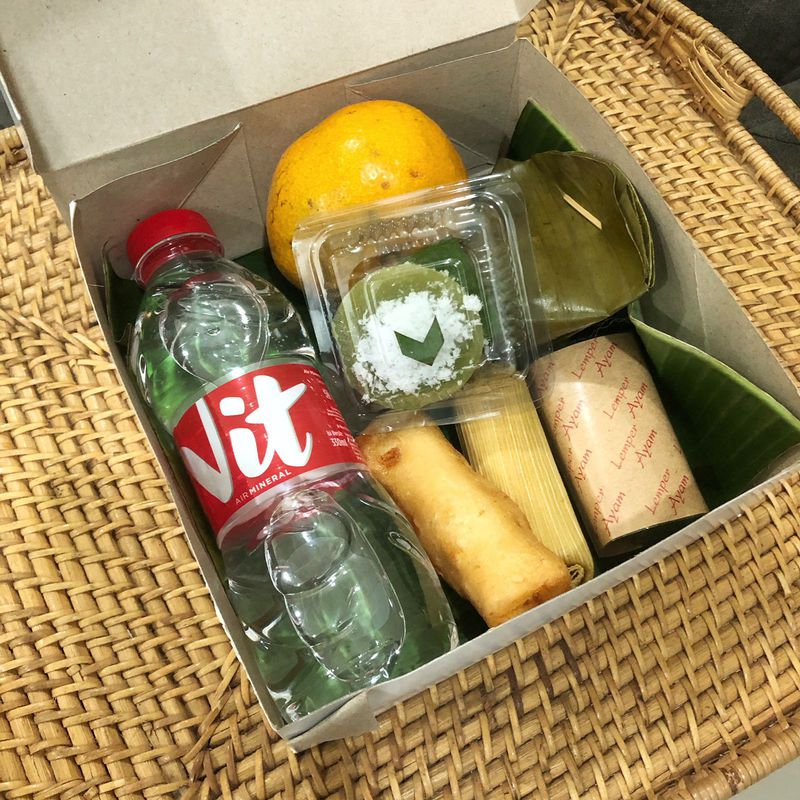 Snack Box Acara Praktis Hemat Enak isi Spesial Premium