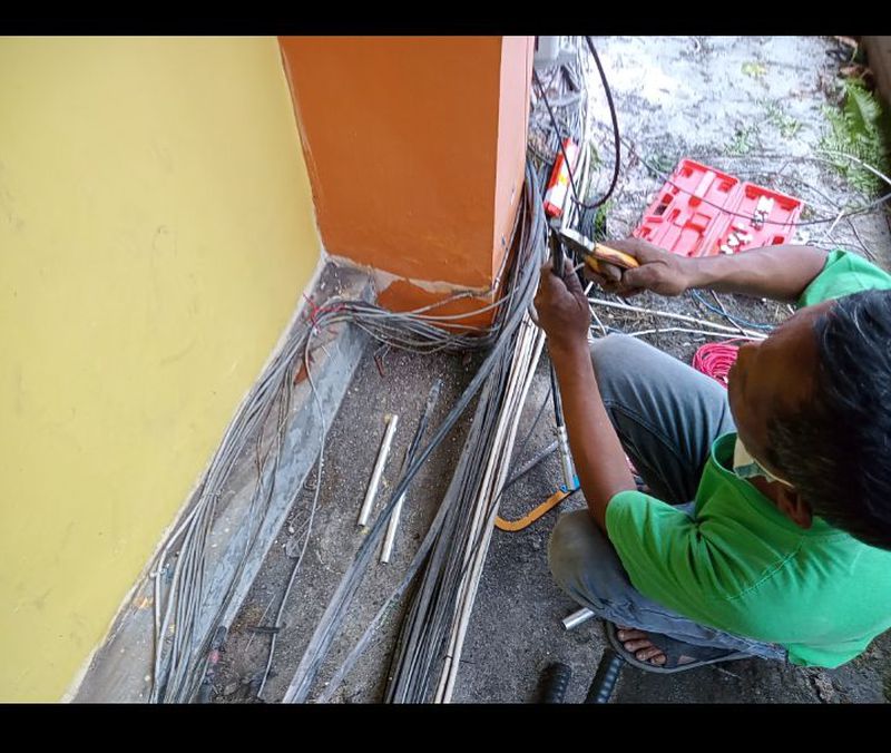 Pemeliharaan dan perbaikan kelistrikan, perapian kabel listrik 3 phasa ...