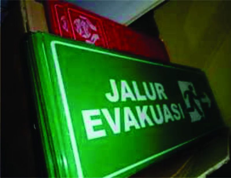 Papan akrilik + Sticker 20x5