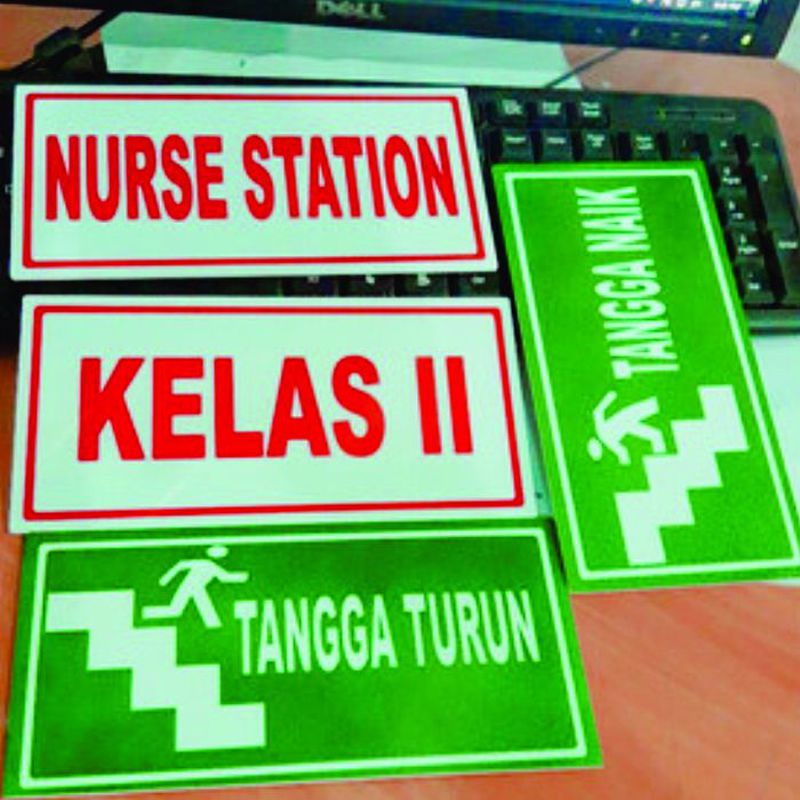 Papan akrilik + Sticker 45 x 30 cm