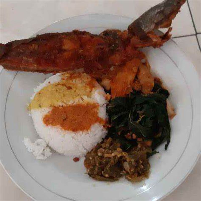 NASI KOTAK (PADANG) LELE GORENG