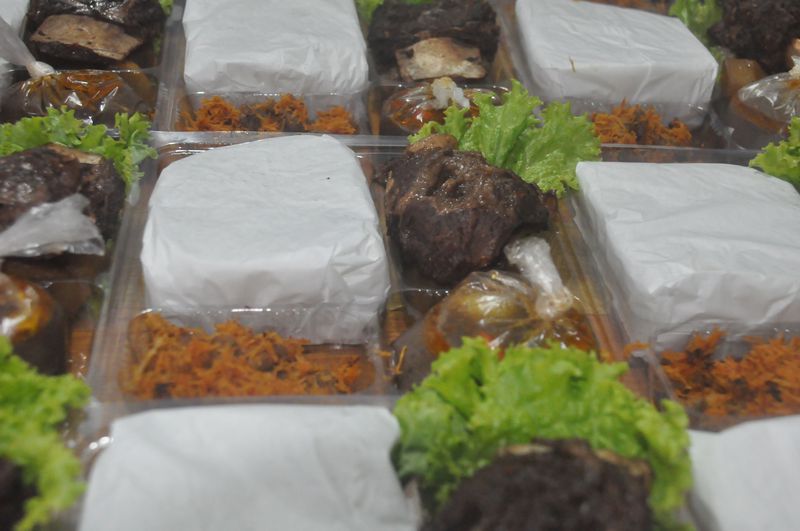 NASI BOX PINDANG IGA SAPI