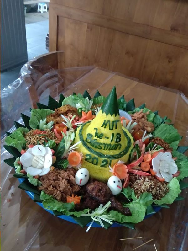 Nasi Tumpeng Besar