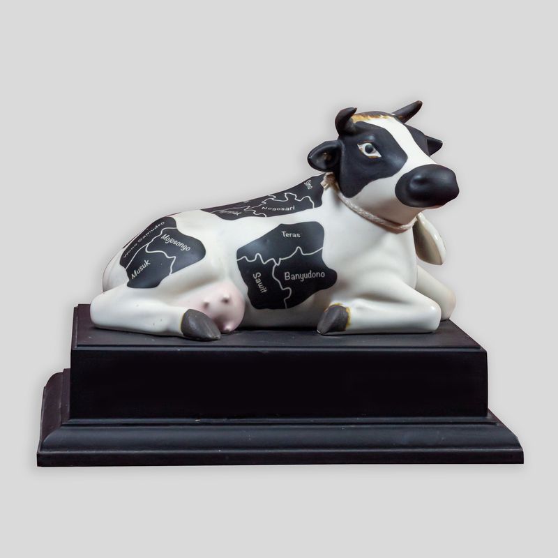 SOUVENIR PATUNG SAPI LEMBU SORA MINIATUR - SOUVENIR KERAMIK BOYOLALI