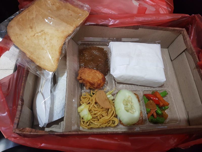 Nasi Kotak Daging Lapis