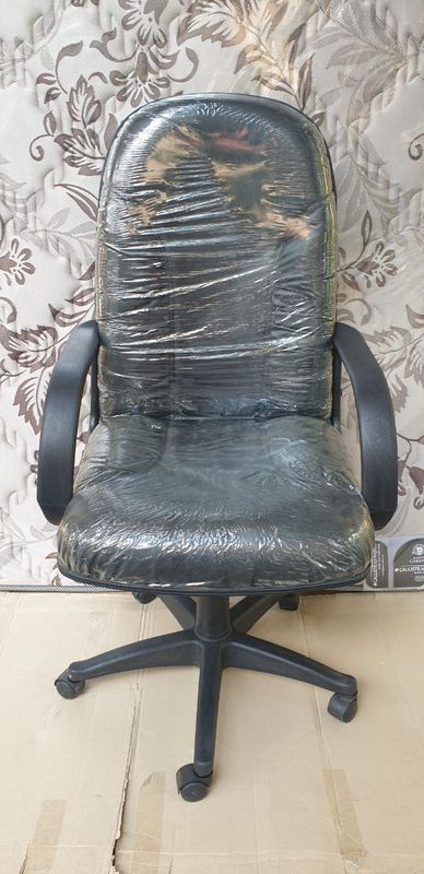 RAKUDA Kursi Direksi