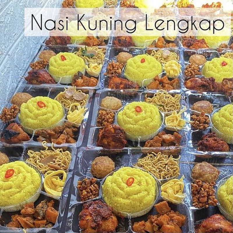 Nasi Kuning Komplit