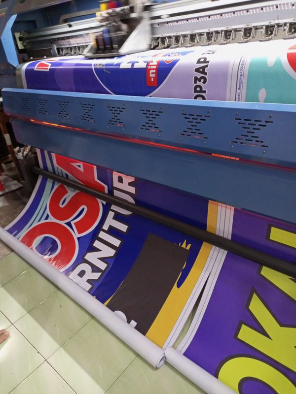 Spanduk MMT / Banner