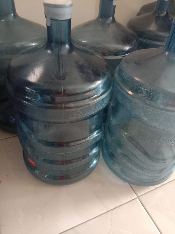 Aquaria galon isi ulang