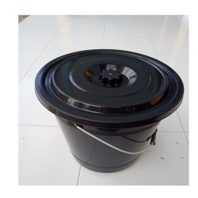 EMBER HITAM ISI TUTUP