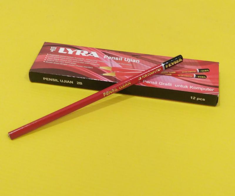 Lyra Pensil 2B