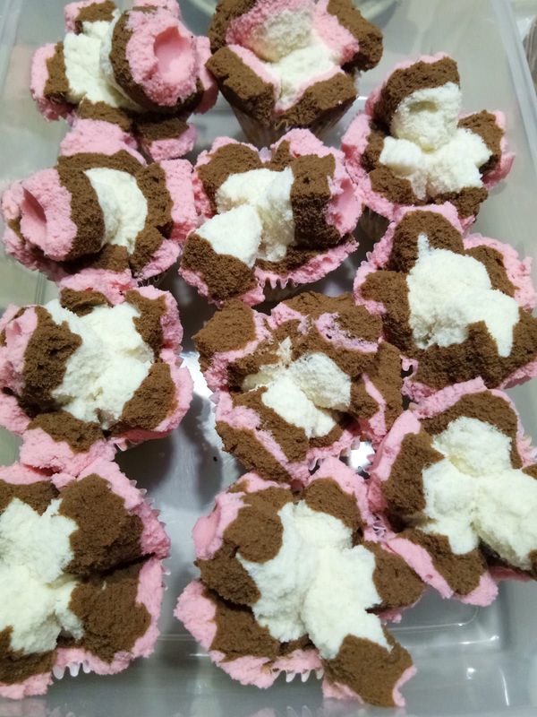 Snack Box Paket Kue Karamel, Pastel, Bolu Kukus, Aqua Gelas